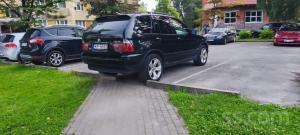 Black BMW X5 2003 in Riga, with an engine capacity of 3.00 L and mileage of 39 thousand km for 2800 €, photo 4 on AUTOMOTO.COM.LV