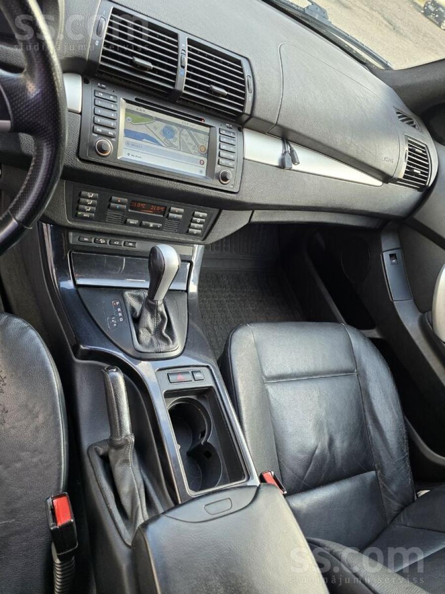 Black BMW X5 2003 in Daugavpils, with an engine capacity of 3.00 L and mileage of 395 thousand km for 2650 €, photo 7 on AUTOMOTO.COM.LV