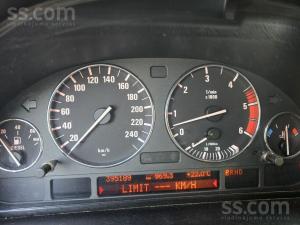 Black BMW X5 2003 in Daugavpils, with an engine capacity of 3.00 L and mileage of 395 thousand km for 2650 €, photo 12 on AUTOMOTO.COM.LV