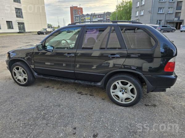 Black BMW X5 2003 in Daugavpils, with an engine capacity of 3.00 L and mileage of 395 thousand km for 2650 €, photo 2 on AUTOMOTO.COM.LV