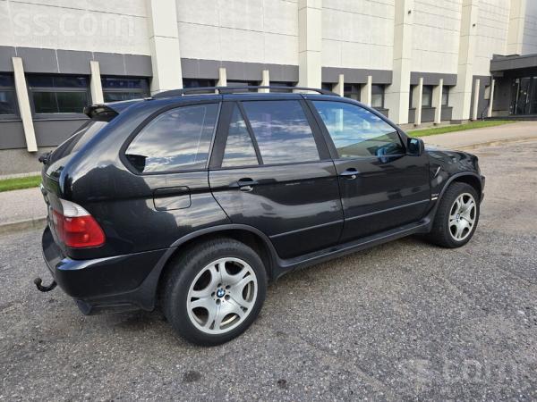 Black BMW X5 2003 in Daugavpils, with an engine capacity of 3.00 L and mileage of 395 thousand km for 2650 €, photo 4 on AUTOMOTO.COM.LV