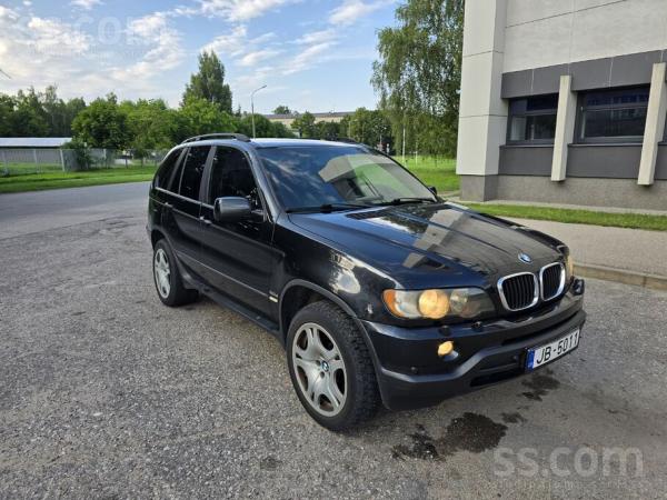 Black BMW X5 2003 in Daugavpils, with an engine capacity of 3.00 L and mileage of 395 thousand km for 2650 €, photo 5 on AUTOMOTO.COM.LV