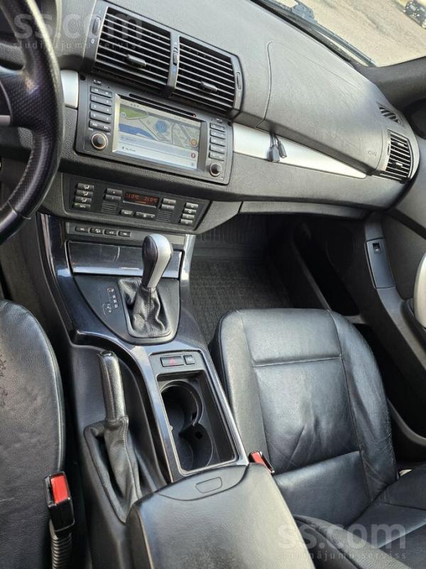 Black BMW X5 2003 in Daugavpils, with an engine capacity of 3.00 L and mileage of 395 thousand km for 2650 €, photo 6 on AUTOMOTO.COM.LV
