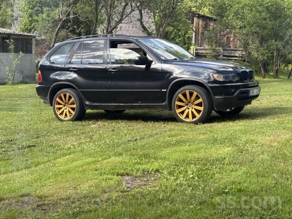 Black BMW X5 2003 in Rezekne, with an engine capacity of 3.00 L and mileage of 404 thousand km for 2200 €, photo 2 on AUTOMOTO.COM.LV