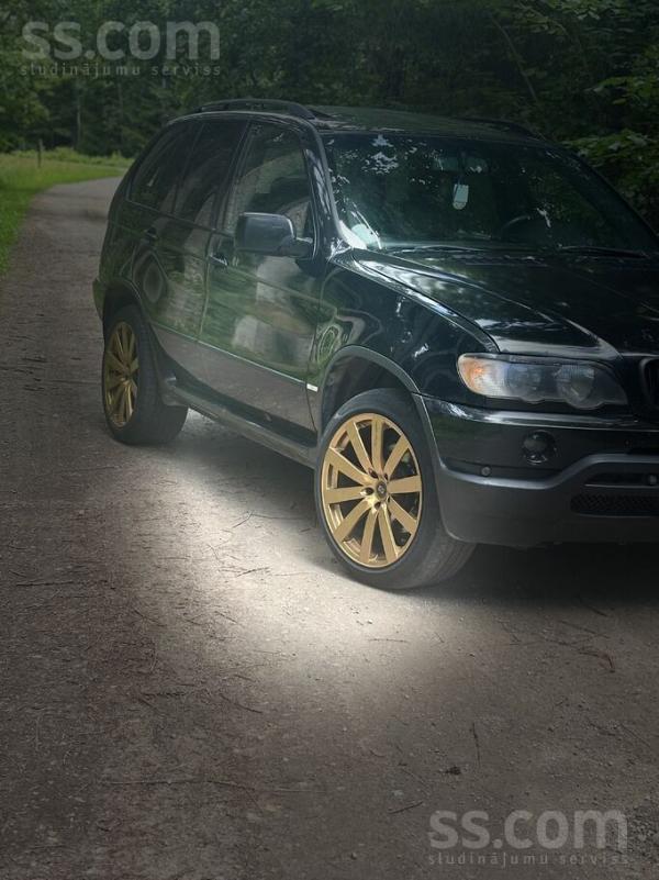 Black BMW X5 2003 in Rezekne, with an engine capacity of 3.00 L and mileage of 404 thousand km for 2200 €, photo 3 on AUTOMOTO.COM.LV