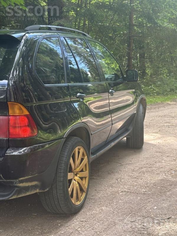 Black BMW X5 2003 in Rezekne, with an engine capacity of 3.00 L and mileage of 404 thousand km for 2200 €, photo 5 on AUTOMOTO.COM.LV