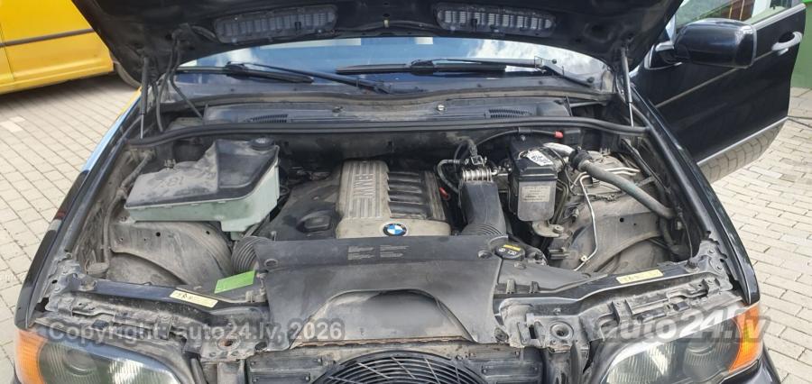 Melns BMW X5 2003 Tallina, ar dzinēja tilpumu 2.90 L un nobraukumu 323 tūkst. km par 8800 €, foto 15 vietnē AUTOMOTO.COM.LV