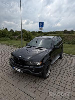 Melns BMW X5 2003 Daugavpils, ar dzinēja tilpumu 3.00 L un nobraukumu 307 tūkst. km par 5600 €, foto 3 vietnē AUTOMOTO.COM.LV