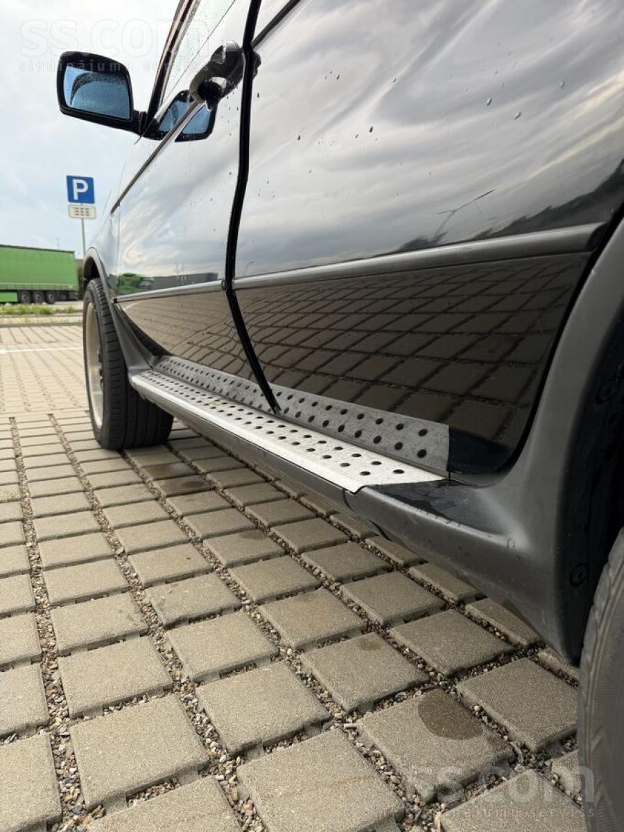 Melns BMW X5 2003 Daugavpils, ar dzinēja tilpumu 3.00 L un nobraukumu 307 tūkst. km par 5600 €, foto 8 vietnē AUTOMOTO.COM.LV
