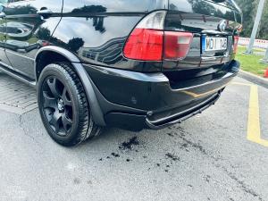 Black BMW X5 2003 in Vilnius, with an engine capacity of 3.00 L and mileage of 380 thousand km for 4899 €, photo 6 on AUTOMOTO.COM.LV