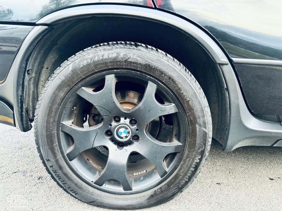 Black BMW X5 2003 in Vilnius, with an engine capacity of 3.00 L and mileage of 380 thousand km for 4899 €, photo 8 on AUTOMOTO.COM.LV