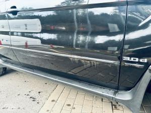 Black BMW X5 2003 in Vilnius, with an engine capacity of 3.00 L and mileage of 380 thousand km for 4899 €, photo 14 on AUTOMOTO.COM.LV