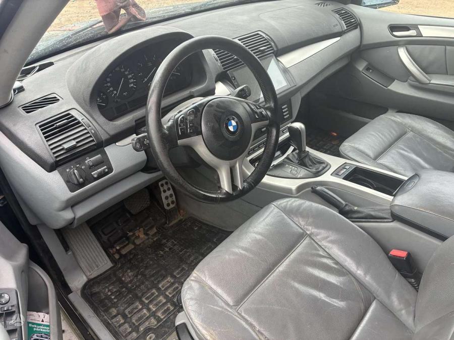 Melns BMW X5 2003 Šilalė, ar dzinēja tilpumu 2.93 L un nobraukumu 0 tūkst. km par 2100 €, foto 12 vietnē AUTOMOTO.COM.LV