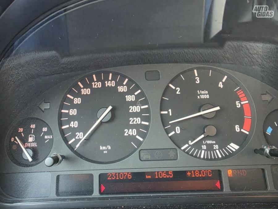 Black BMW X5 2003 in Vievis, with an engine capacity of 2.90 L and mileage of 232 thousand km for 4250 €, photo 15 on AUTOMOTO.COM.LV