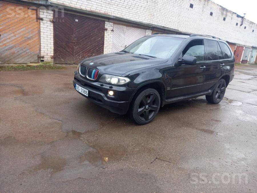 Black BMW X5 2004 in Jelgava, with an engine capacity of 3.00 L and mileage of 375 thousand km for 22500 €, photo 1 on AUTOMOTO.COM.LV