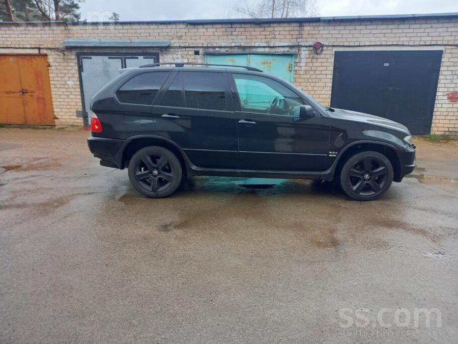 Black BMW X5 2004 in Jelgava, with an engine capacity of 3.00 L and mileage of 375 thousand km for 22500 €, photo 3 on AUTOMOTO.COM.LV
