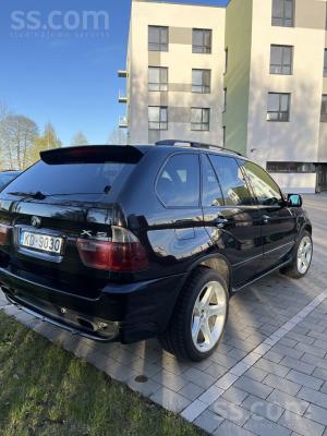 Black BMW X5 2004 in Riga, with an engine capacity of 3.00 L and mileage of 313 thousand km for 15300 €, photo 3 on AUTOMOTO.COM.LV
