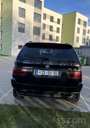 Black BMW X5 2004 in Riga, with an engine capacity of 3.00 L and mileage of 313 thousand km for 15300 €, photo 5 on AUTOMOTO.COM.LV