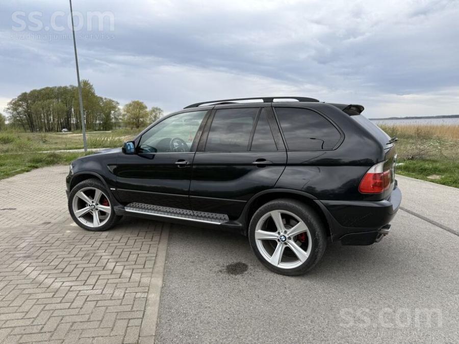 Black BMW X5 2004 in Riga, with an engine capacity of 3.00 L and mileage of 453 thousand km for 6000 €, photo 1 on AUTOMOTO.COM.LV