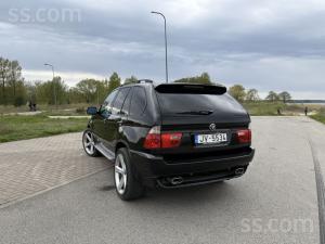 Black BMW X5 2004 in Riga, with an engine capacity of 3.00 L and mileage of 453 thousand km for 6000 €, photo 4 on AUTOMOTO.COM.LV