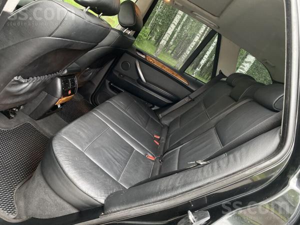 Melns BMW X5 2004 Rīga, ar dzinēja tilpumu 3.00 L un nobraukumu 260 tūkst. km par 4980 €, foto 9 vietnē AUTOMOTO.COM.LV