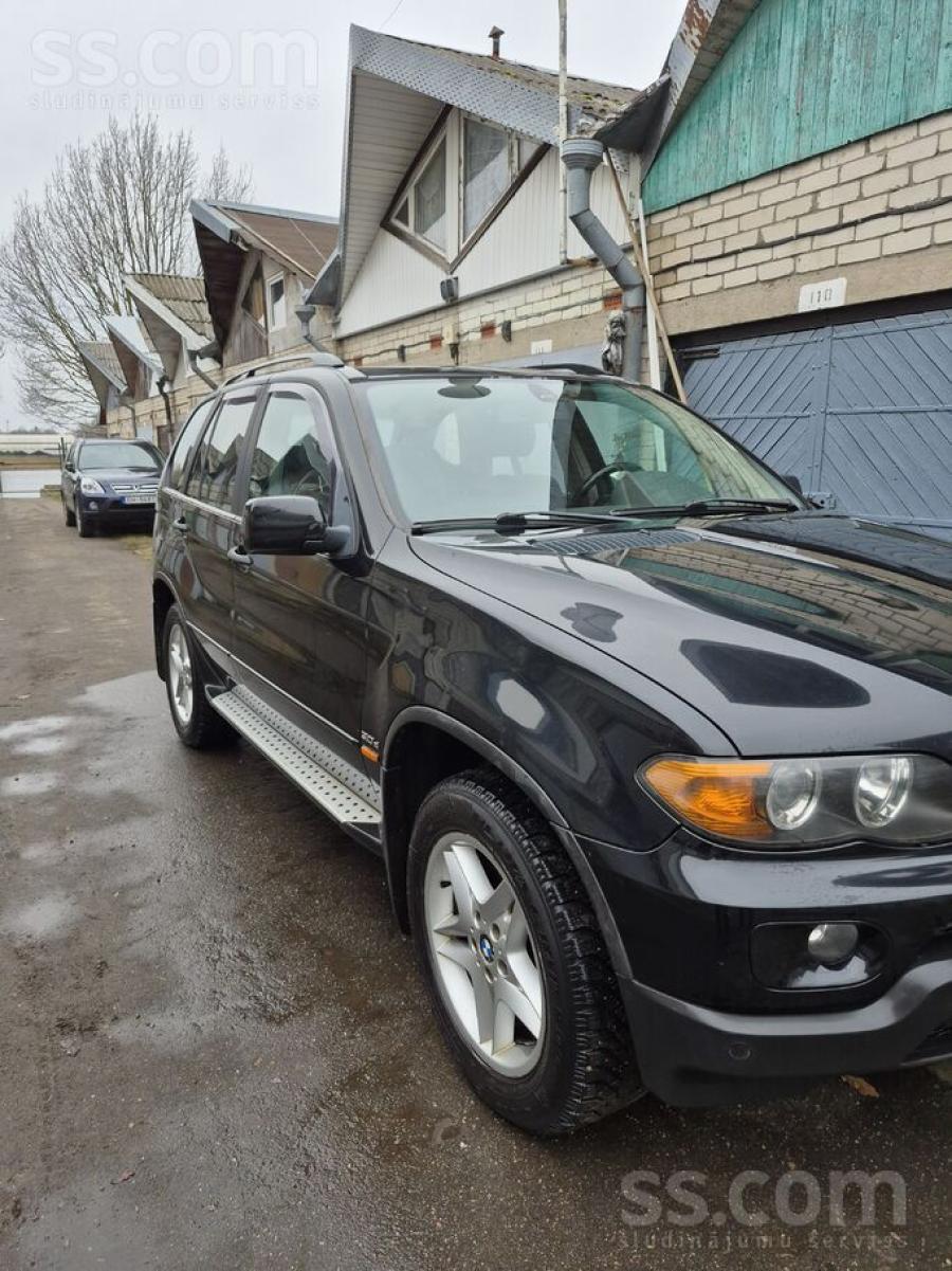 Black BMW X5 2004 in Riga, with an engine capacity of 3.00 L and mileage of 242 thousand km for 5500 €, photo 9 on AUTOMOTO.COM.LV