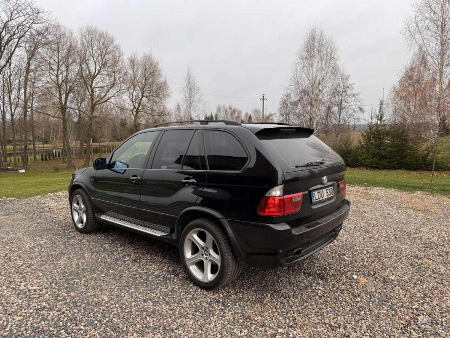 Black BMW X5 2004 in Vilnius, with an engine capacity of 2.99 L and mileage of 424 thousand km for 5500 €, photo 5 on AUTOMOTO.COM.LV