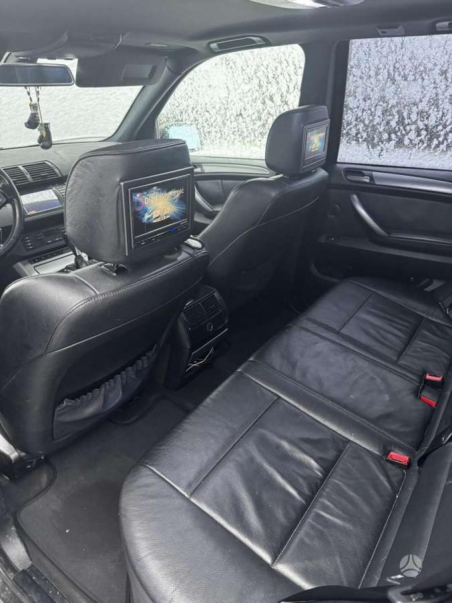 Black BMW X5 2004 in Vilnius, with an engine capacity of 2.99 L and mileage of 424 thousand km for 5500 €, photo 11 on AUTOMOTO.COM.LV