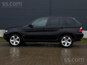 Black BMW X5 2004 in Riga, with an engine capacity of 3.00 L and mileage of 324 thousand km for 6450 €, photo 4 on AUTOMOTO.COM.LV
