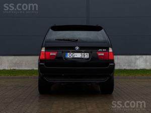 Black BMW X5 2004 in Riga, with an engine capacity of 3.00 L and mileage of 324 thousand km for 6450 €, photo 6 on AUTOMOTO.COM.LV