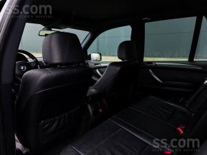 Black BMW X5 2004 in Riga, with an engine capacity of 3.00 L and mileage of 324 thousand km for 6450 €, photo 17 on AUTOMOTO.COM.LV