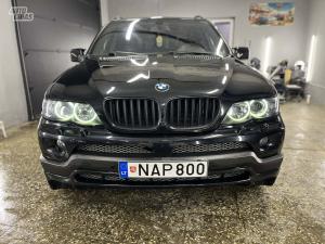 Black BMW X5 2004 in Kaunas, with an engine capacity of 4.40 L and mileage of 372 thousand km for 7299 €, photo 4 on AUTOMOTO.COM.LV
