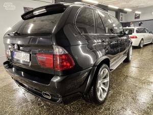 Black BMW X5 2004 in Kaunas, with an engine capacity of 4.40 L and mileage of 372 thousand km for 7299 €, photo 6 on AUTOMOTO.COM.LV