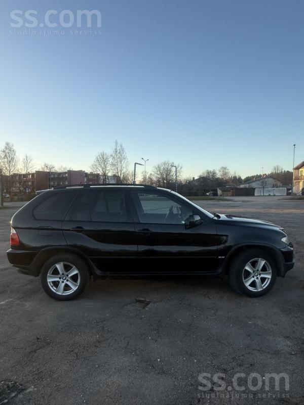 Black BMW X5 2004 in Ogre, with an engine capacity of 3.00 L and mileage of 321 thousand km for 4400 €, photo 4 on AUTOMOTO.COM.LV