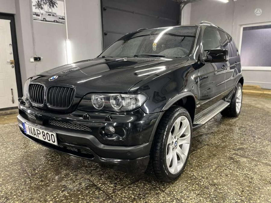 Black BMW X5 2004 in Kaunas, with an engine capacity of 4.40 L and mileage of 372 thousand km for 6999 €, photo 6 on AUTOMOTO.COM.LV