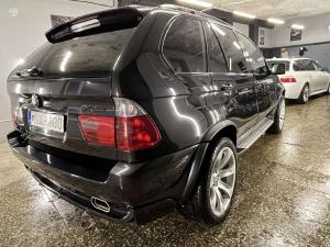 Black BMW X5 2004 in Kaunas, with an engine capacity of 4.40 L and mileage of 372 thousand km for 6999 €, photo 9 on AUTOMOTO.COM.LV