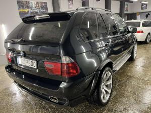 Black BMW X5 2004 in Kaunas, with an engine capacity of 4.40 L and mileage of 372 thousand km for 6999 €, photo 11 on AUTOMOTO.COM.LV