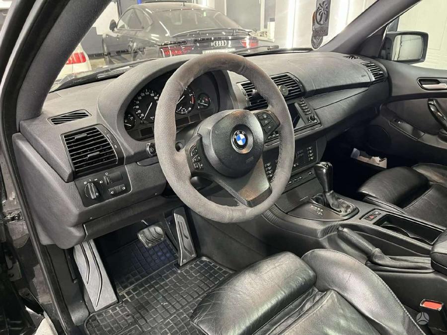 Black BMW X5 2004 in Kaunas, with an engine capacity of 4.40 L and mileage of 372 thousand km for 6999 €, photo 13 on AUTOMOTO.COM.LV