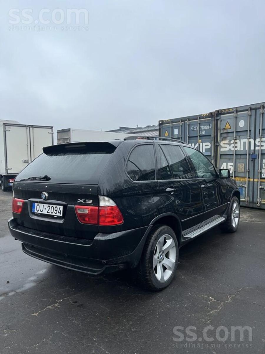 Black BMW X5 2004 in Riga, with an engine capacity of 3.00 L and mileage of 324 thousand km for 5950 €, photo 3 on AUTOMOTO.COM.LV