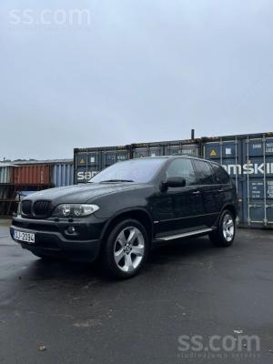 Black BMW X5 2004 in Riga, with an engine capacity of 3.00 L and mileage of 324 thousand km for 5950 €, photo 4 on AUTOMOTO.COM.LV