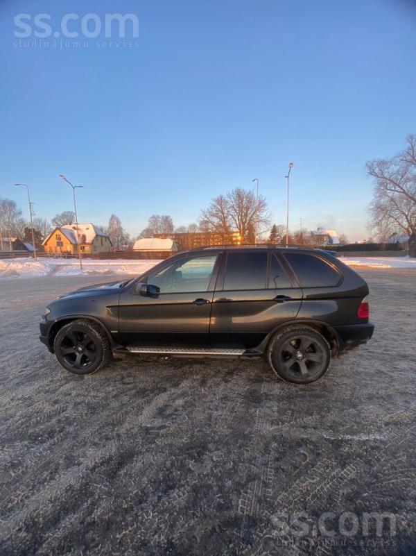 Black BMW X5 2004 in Riga, with an engine capacity of 3.00 L and mileage of 0 thousand km for 6000 €, photo 4 on AUTOMOTO.COM.LV