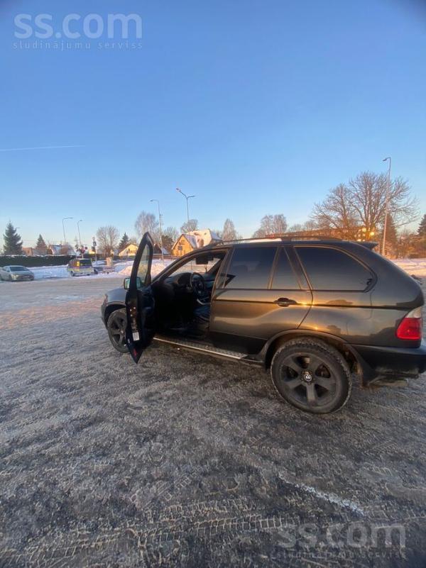 Black BMW X5 2004 in Riga, with an engine capacity of 3.00 L and mileage of 0 thousand km for 6000 €, photo 6 on AUTOMOTO.COM.LV
