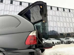 Black BMW X5 2004 in Vilnius, with an engine capacity of 2.99 L and mileage of 321 thousand km for 4950 €, photo 9 on AUTOMOTO.COM.LV