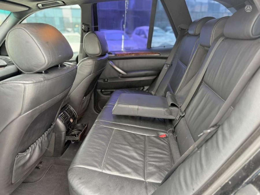 Black BMW X5 2004 in Vilnius, with an engine capacity of 2.99 L and mileage of 321 thousand km for 4950 €, photo 16 on AUTOMOTO.COM.LV