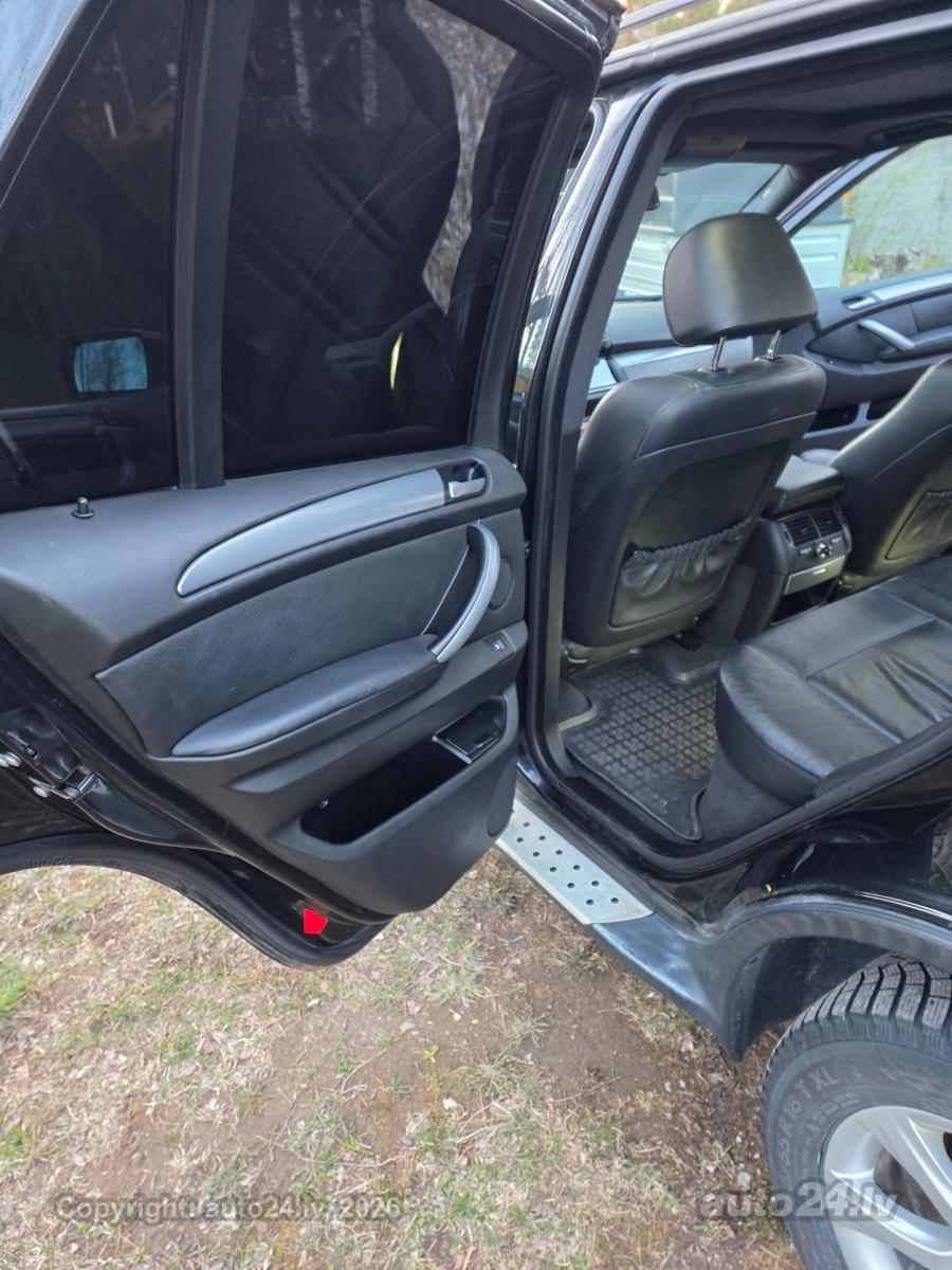 Black BMW X5 2004 in Narva, with an engine capacity of 3.00 L and mileage of 371 thousand km for 5500 €, photo 10 on AUTOMOTO.COM.LV