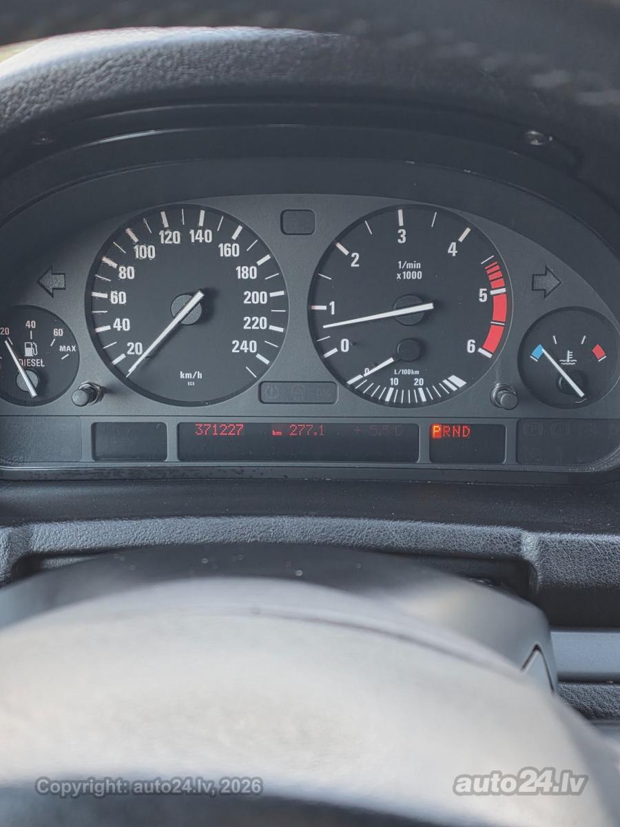 Black BMW X5 2004 in Narva, with an engine capacity of 3.00 L and mileage of 371 thousand km for 5500 €, photo 17 on AUTOMOTO.COM.LV