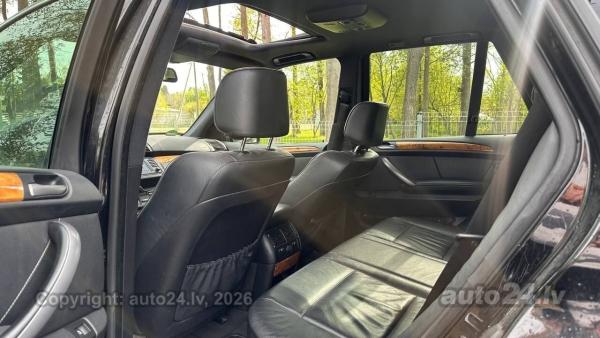 Black BMW X5 2004 in Tallinn, with an engine capacity of 3.00 L and mileage of 291 thousand km for 4500 €, photo 9 on AUTOMOTO.COM.LV