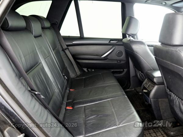 Black BMW X5 2004 in Tallinn, with an engine capacity of 3.00 L and mileage of 430 thousand km for 1799 €, photo 7 on AUTOMOTO.COM.LV