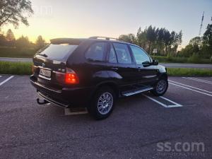Black BMW X5 2004 in Valmiera, with an engine capacity of 3.00 L and mileage of 363 thousand km for 3900 €, photo 3 on AUTOMOTO.COM.LV