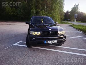 Black BMW X5 2004 in Valmiera, with an engine capacity of 3.00 L and mileage of 363 thousand km for 3900 €, photo 6 on AUTOMOTO.COM.LV